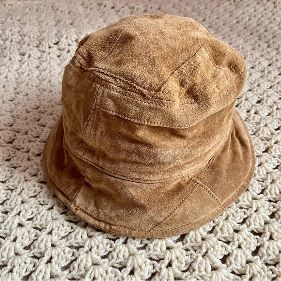 Wilsons Leather | Accessories | Vintage 9s Wilsons Leather Tan Suede ...